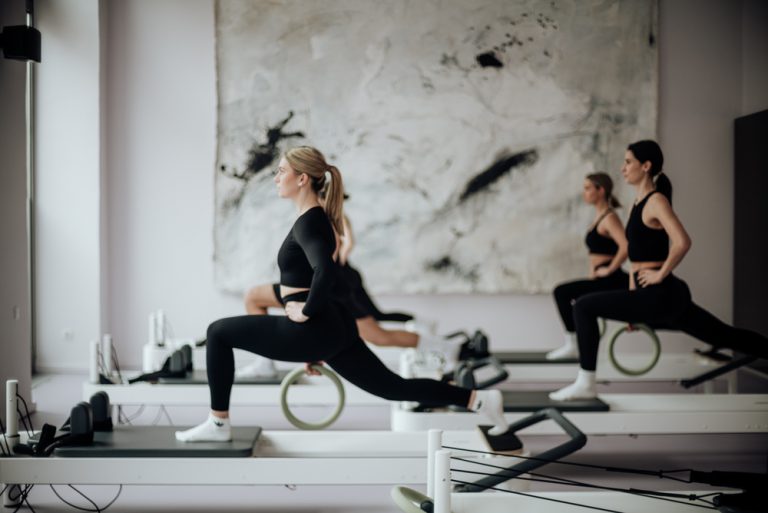 JUNE: Julia Fodors neuer Meilenstein - ein Fitness Studio